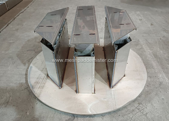 Beam type gas injection random packing support plate tower internal